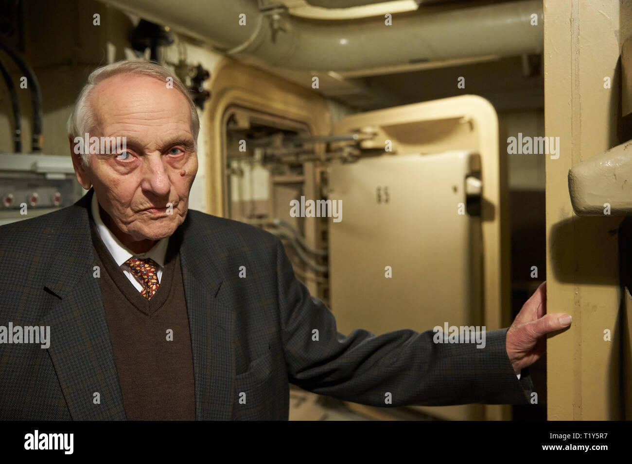 Mariental, Germany. 20th Feb, 2019. Mechanical engineer Heinz Eickhoff ...