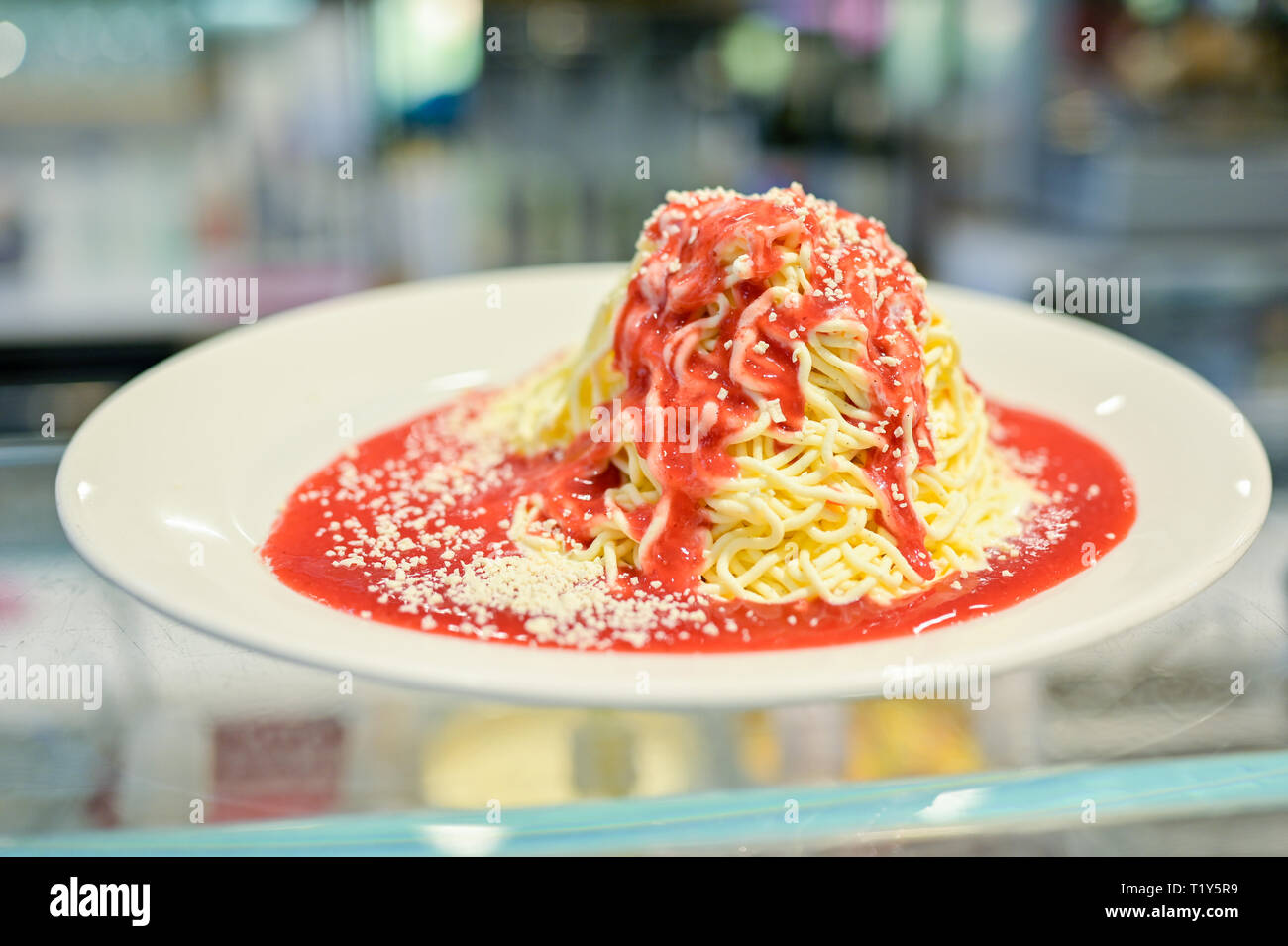 Spaghetti ice cream hi-res stock photography and images - Alamy