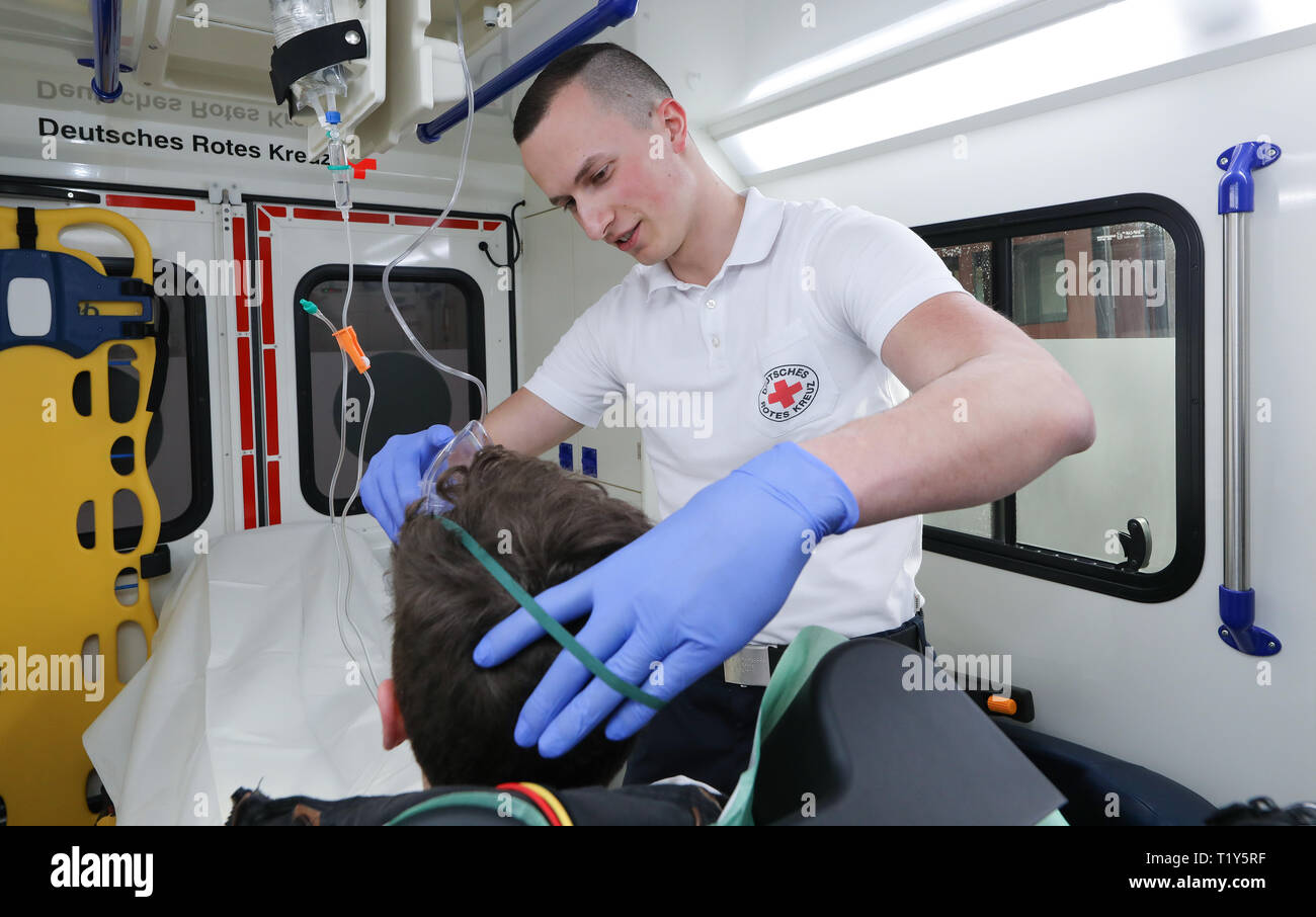 Ambulance at scene hi-res stock photography and images - Alamy