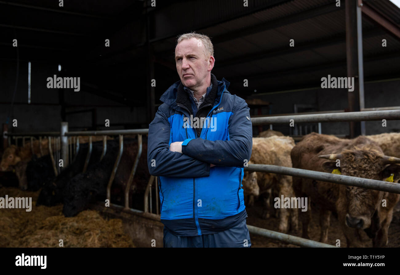 (190329) -- DERRY, March 29, 2019 (Xinhua) -- Brian Renaghan poses for ...