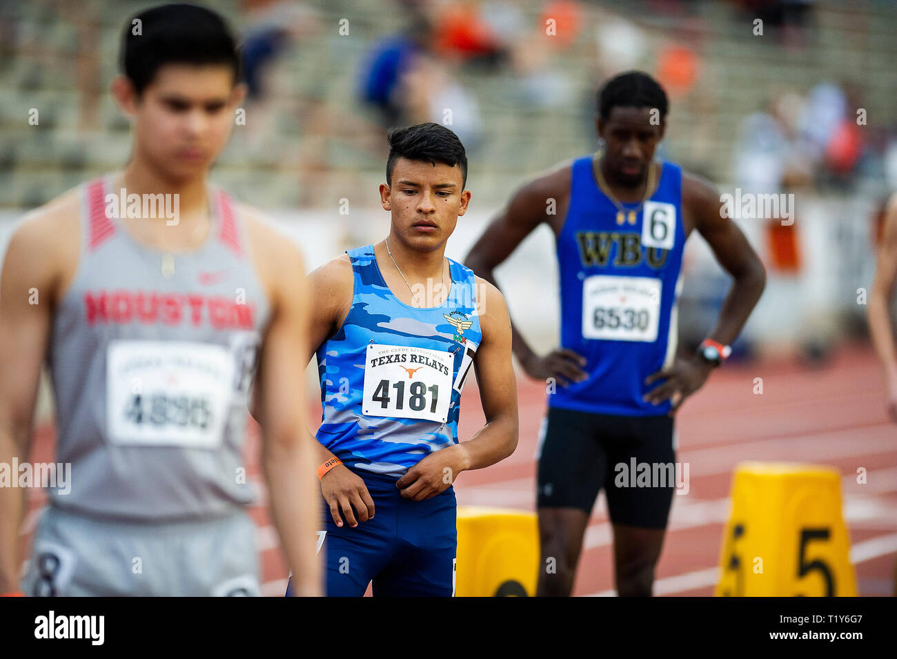 800 meter run men hi-res stock photography and images - Alamy