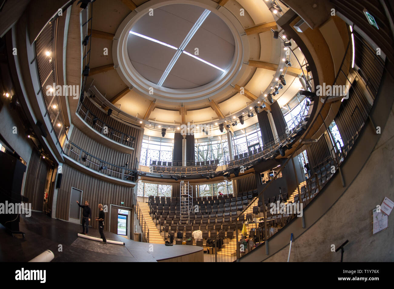 New Interior Of The New Globe Theatre Shakespeare's Globe Theatre