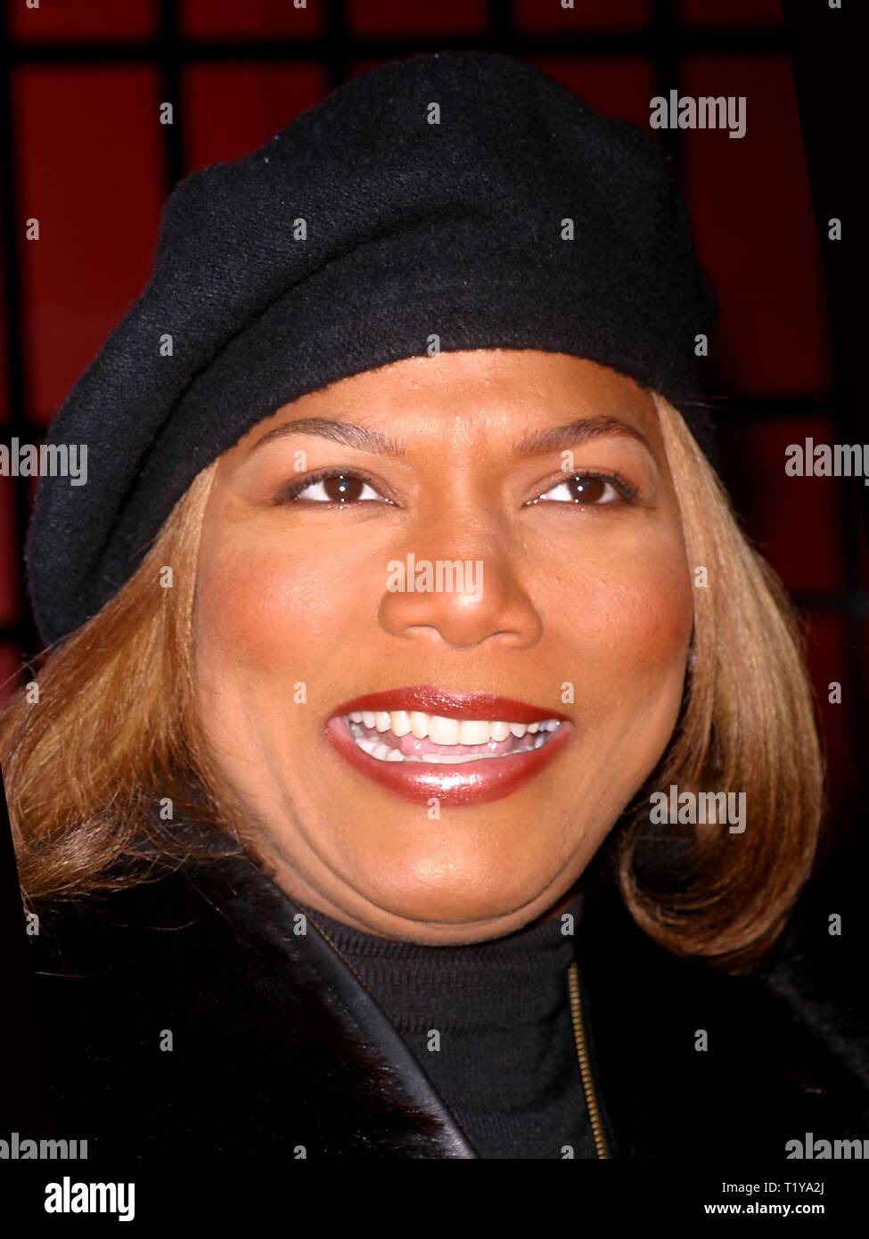 QUEEN LATIFAH 2003 BLOOMINGDALE'S AND QUEEN LATIFAH UNVEIL A WINDOW ...