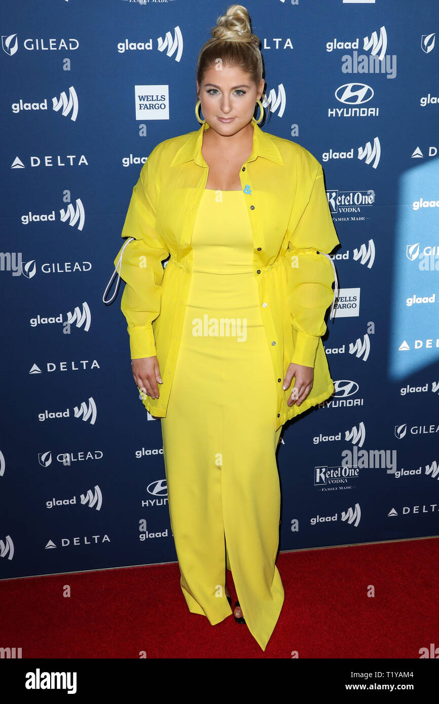 BEVERLY HILLS, LOS ANGELES, CALIFORNIA, USA - MARCH 28: Singer Meghan ...