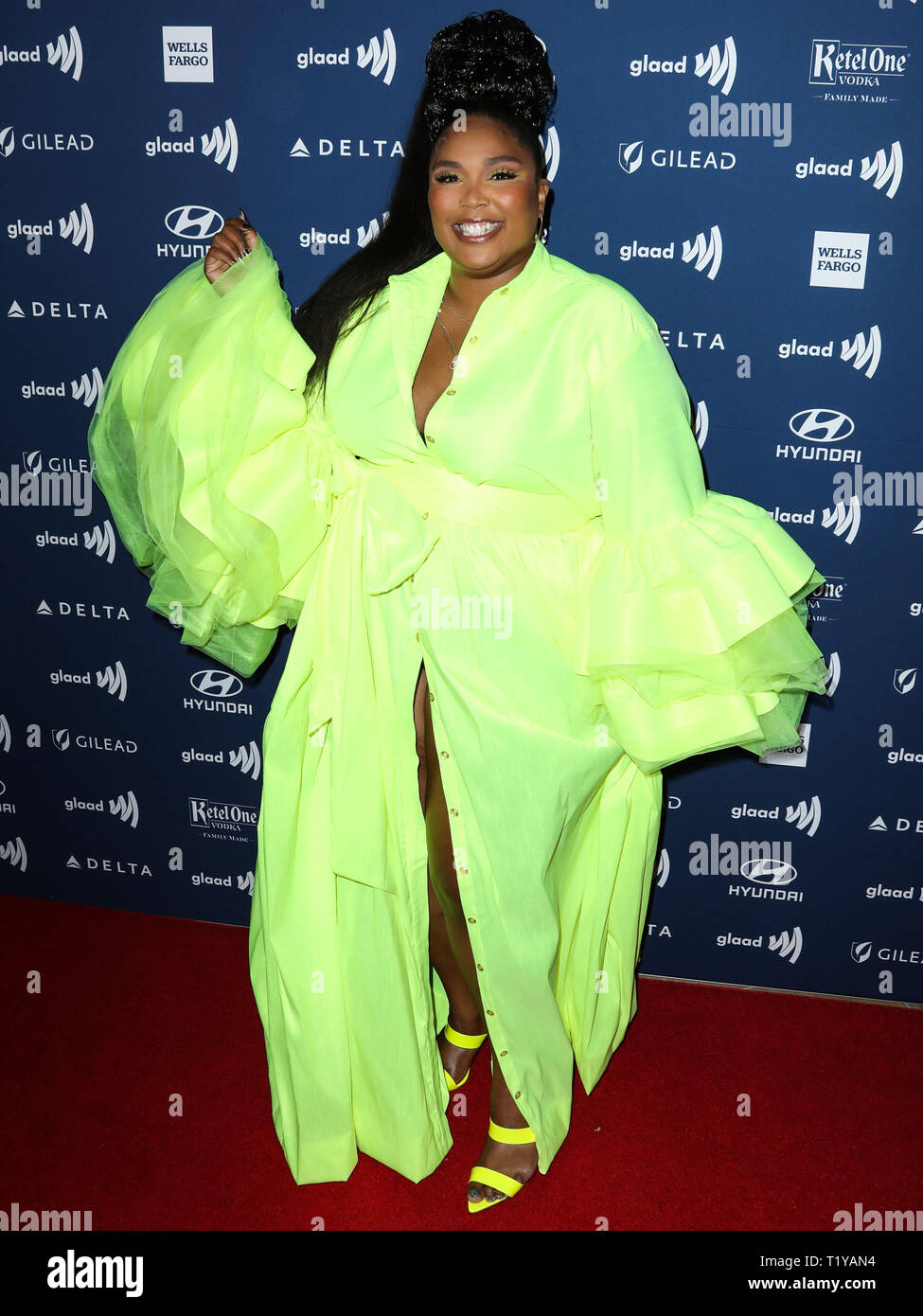 BEVERLY HILLS, LOS ANGELES, CALIFORNIA, USA - MARCH 28: Lizzo (Melissa ...