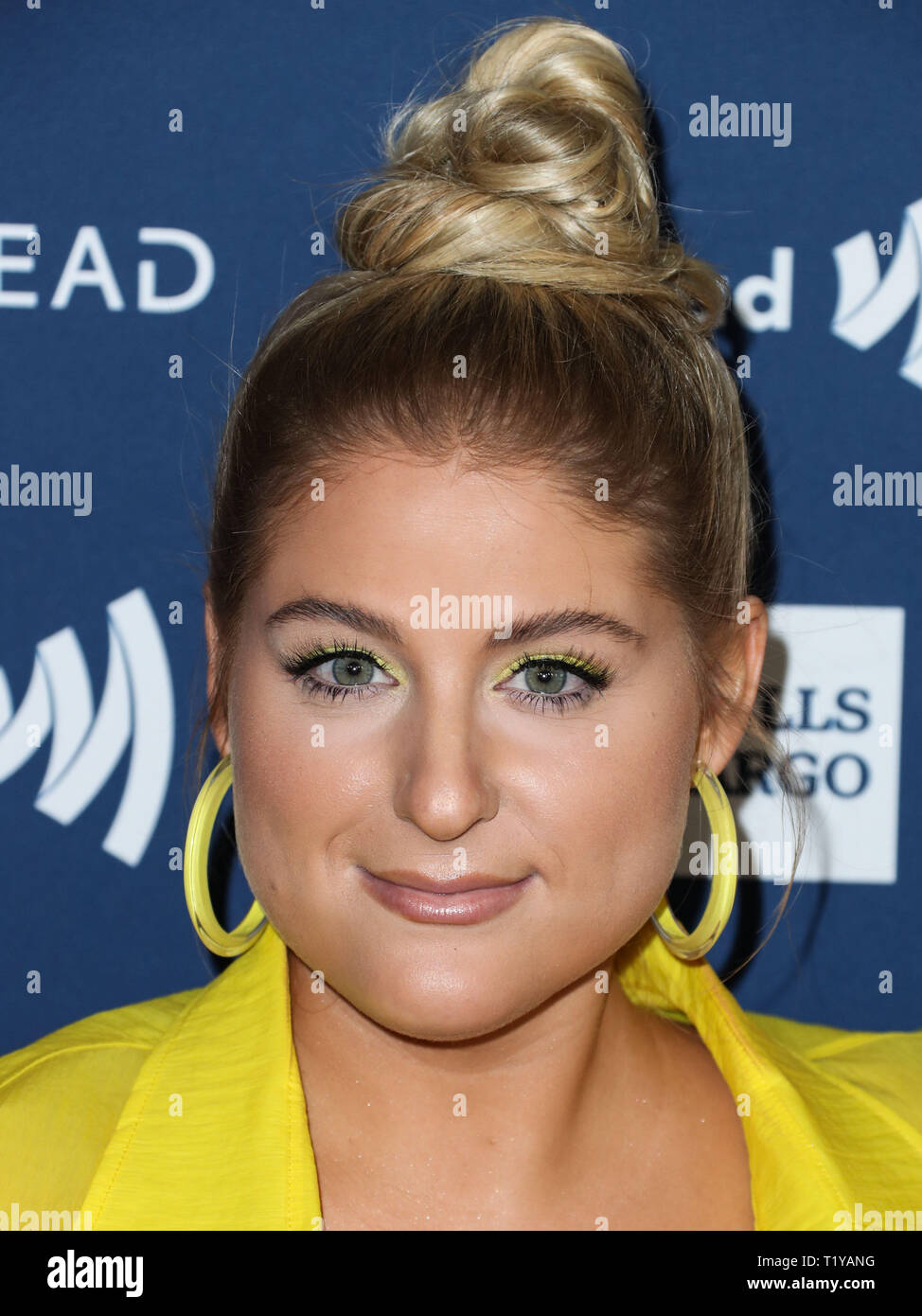 BEVERLY HILLS, LOS ANGELES, CALIFORNIA, USA - MARCH 28: Singer Meghan ...