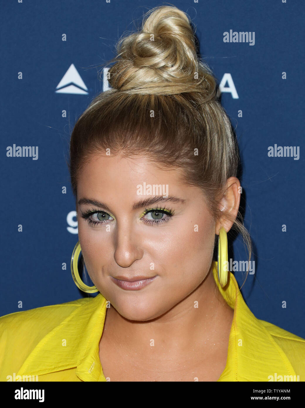 BEVERLY HILLS, LOS ANGELES, CALIFORNIA, USA - MARCH 28: Singer Meghan ...