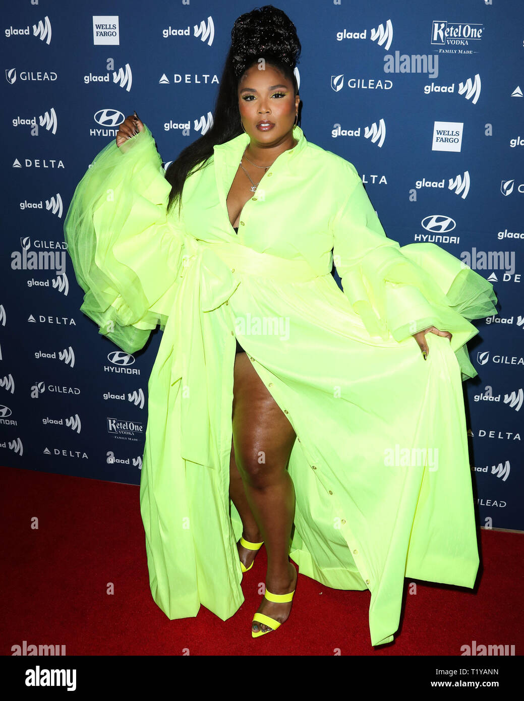 BEVERLY HILLS, LOS ANGELES, CALIFORNIA, USA - MARCH 28: Lizzo (Melissa ...