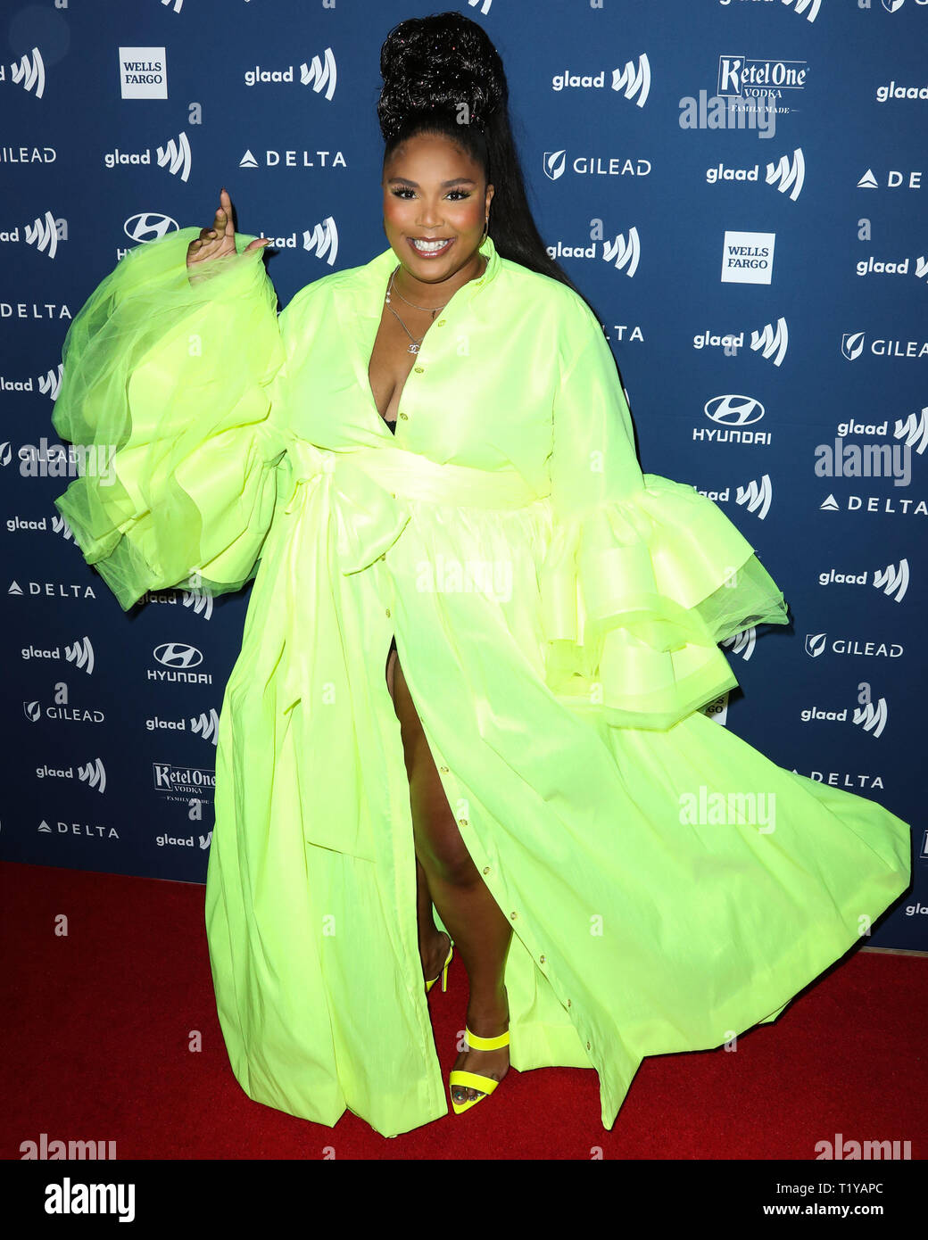 BEVERLY HILLS, LOS ANGELES, CALIFORNIA, USA - MARCH 28: Lizzo (Melissa ...