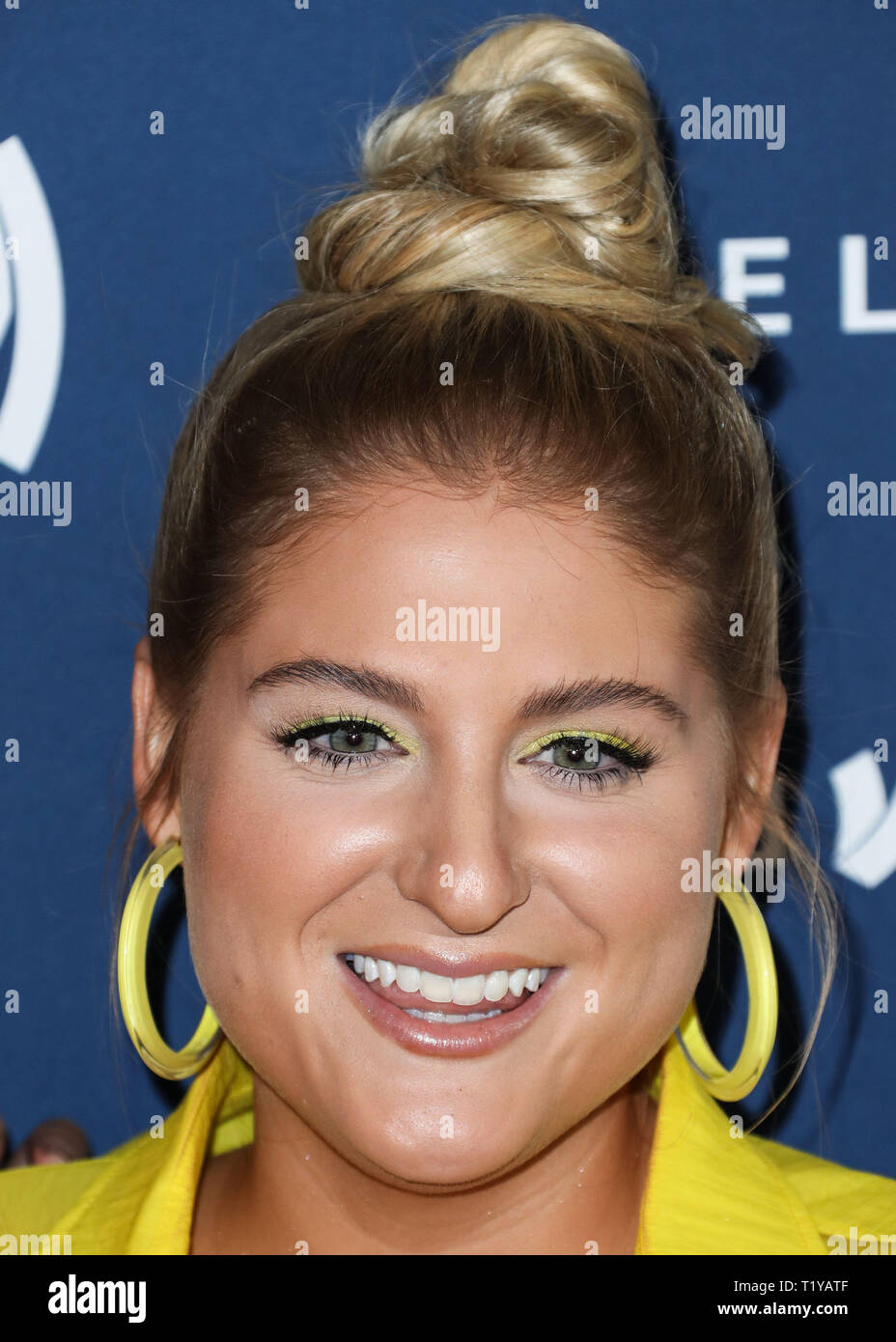 BEVERLY HILLS, LOS ANGELES, CALIFORNIA, USA - MARCH 28: Singer Meghan ...