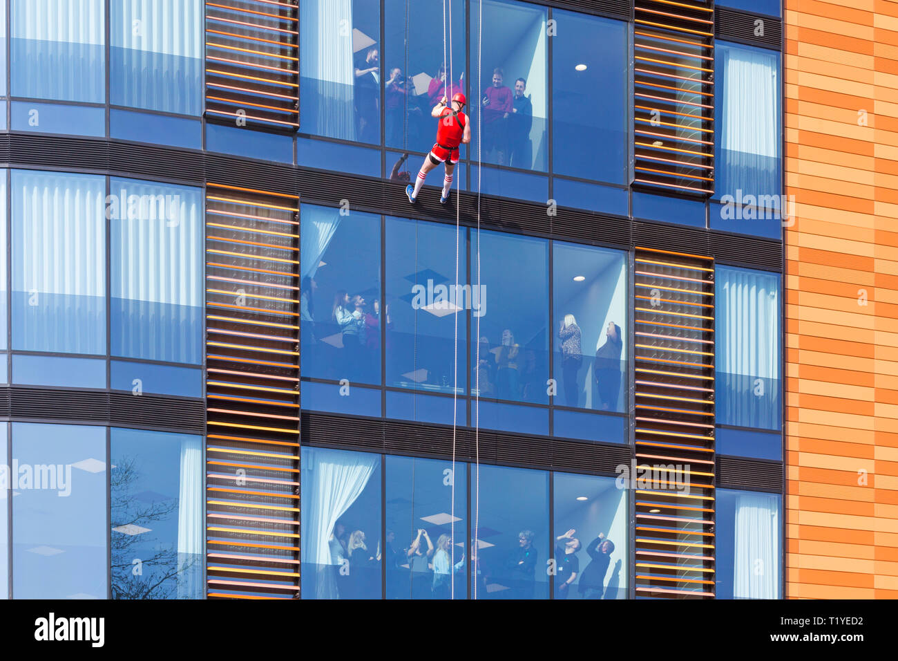 One lansdowne plaza hi-res stock photography and images - Alamy