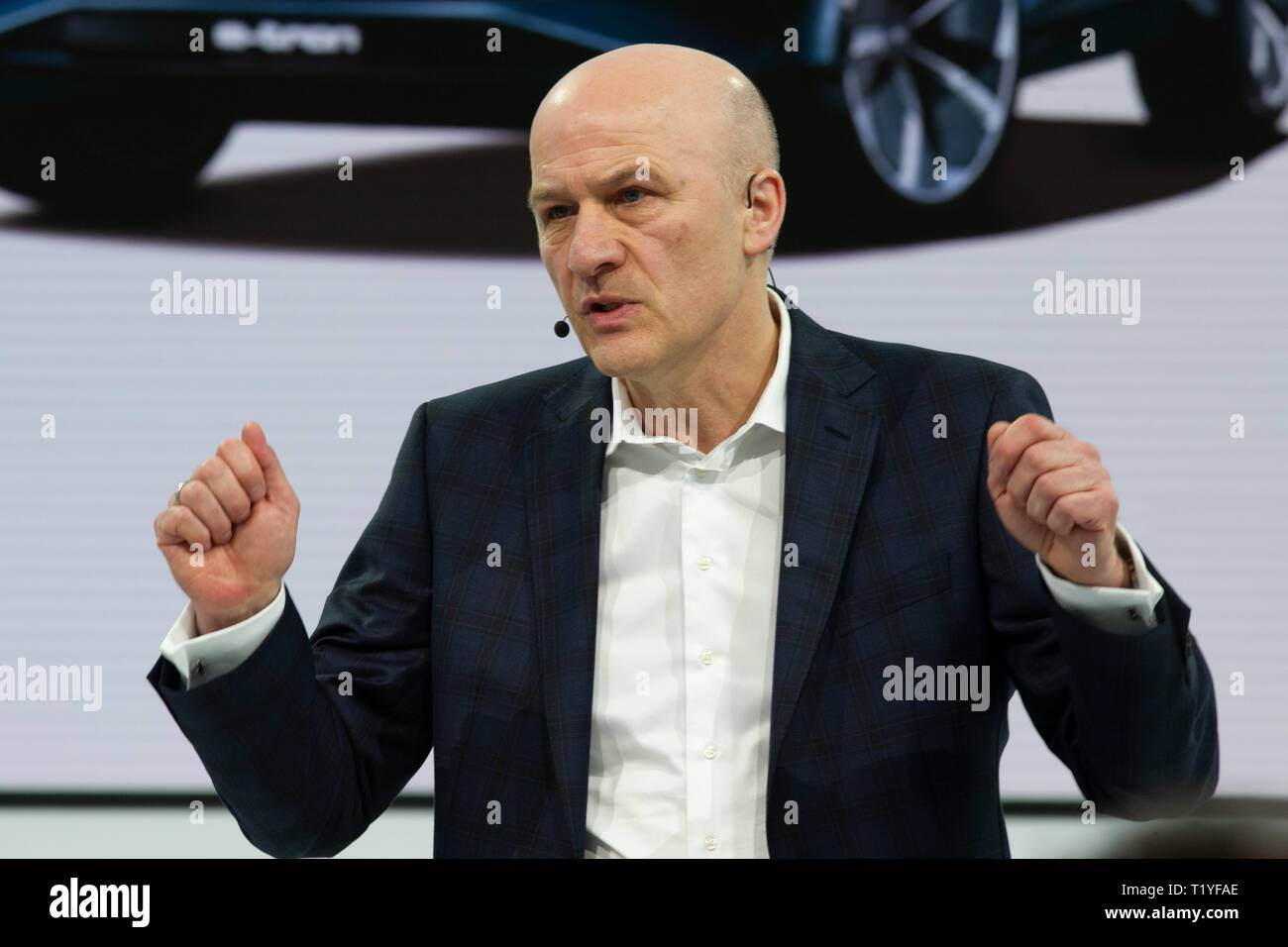 Witter business hi-res stock photography and images - Alamy