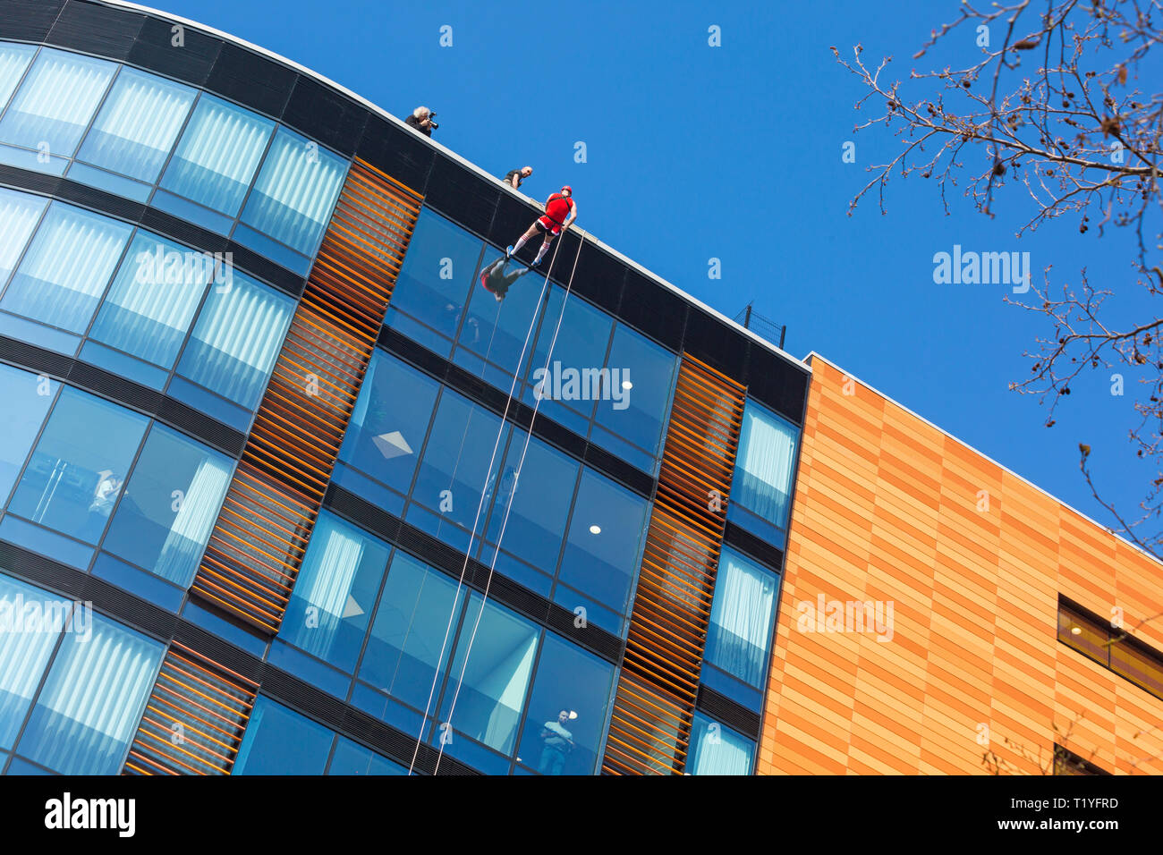One lansdowne plaza hi-res stock photography and images - Alamy
