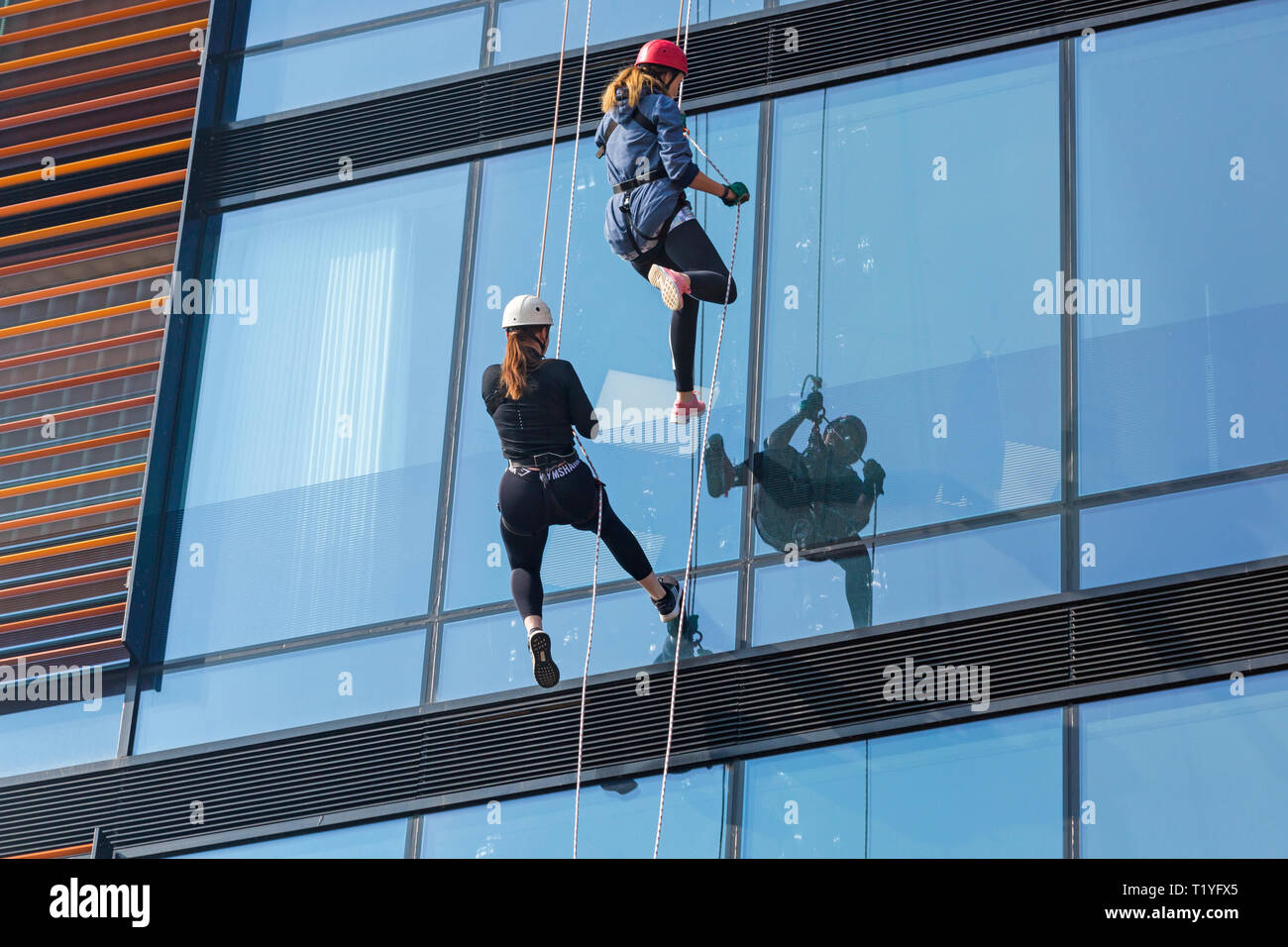 One lansdowne plaza hi-res stock photography and images - Alamy