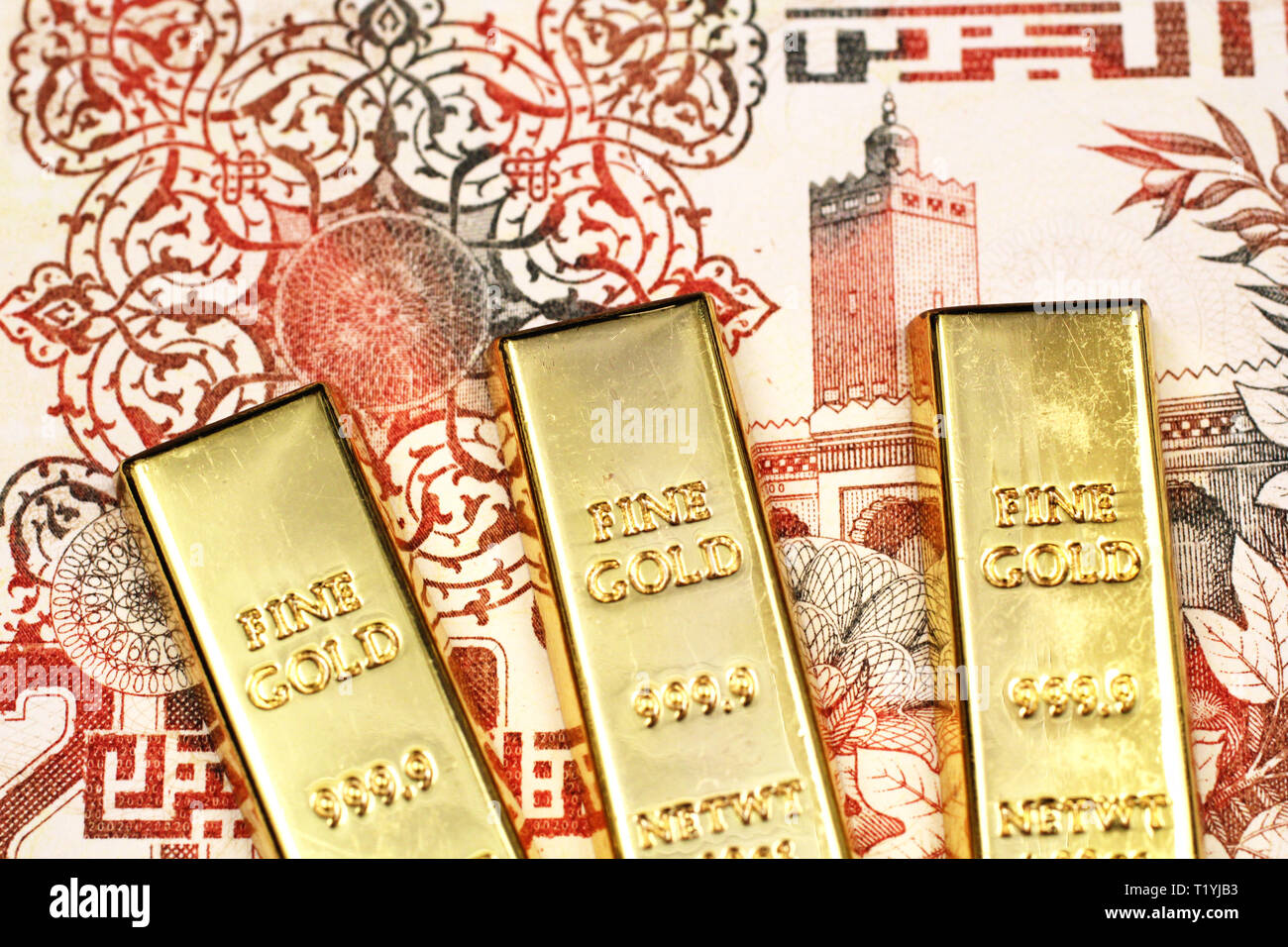 Gold dinar arab hi-res stock photography and images - Alamy