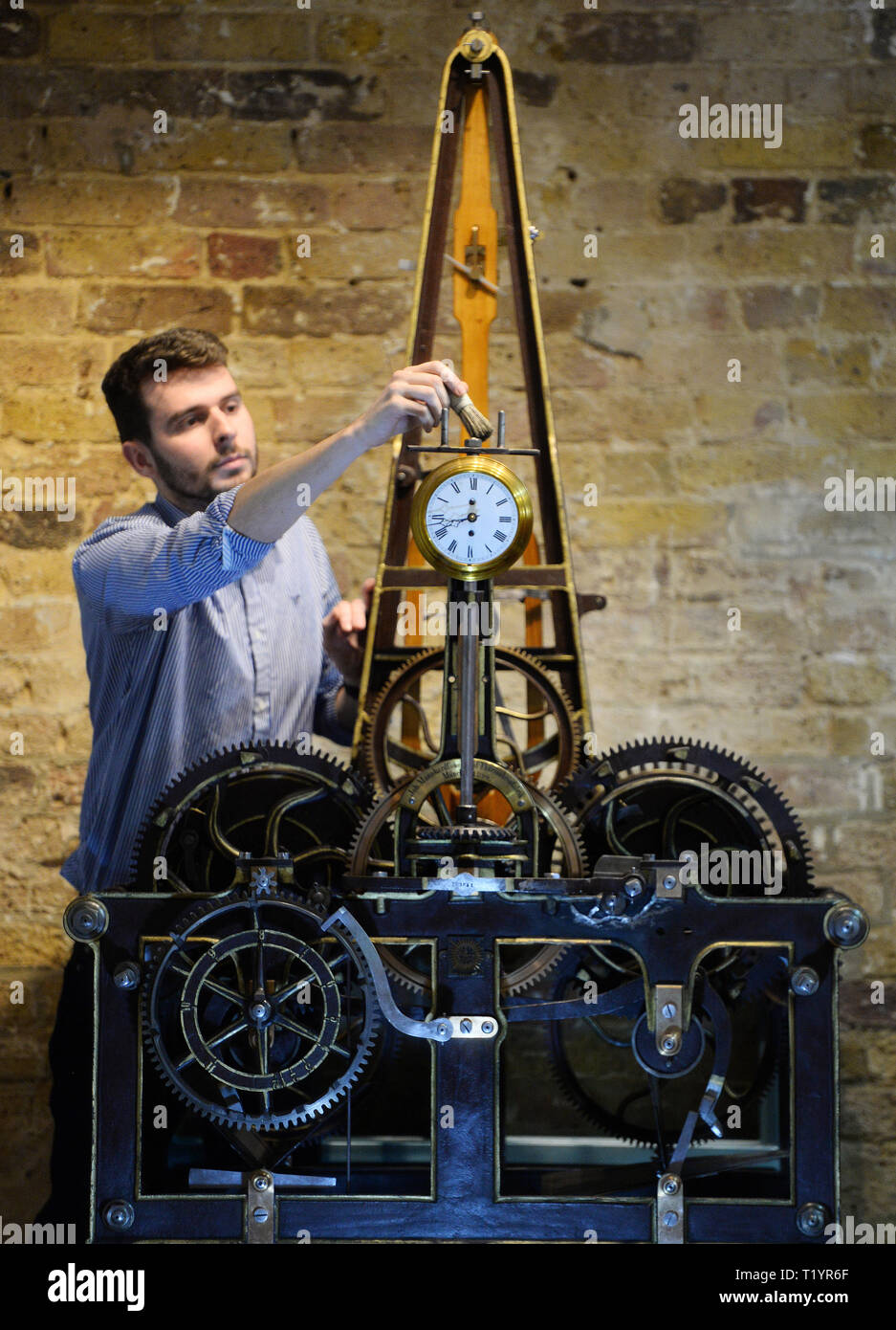 Daylight saving time clock hi-res stock photography and images - Alamy