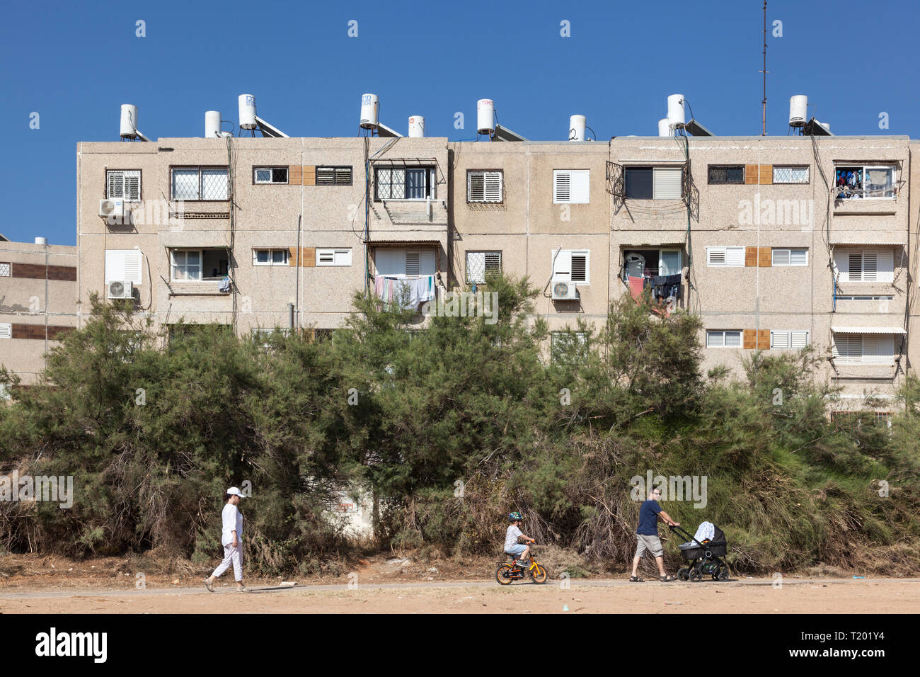 Low cost social housing hi-res stock photography and images - Alamy