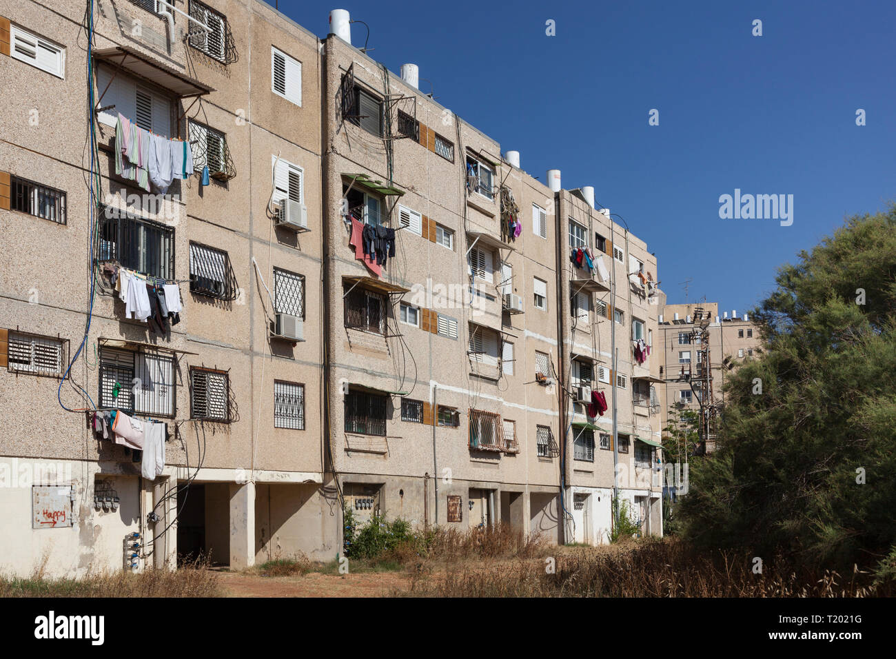 Middle income housing hi-res stock photography and images - Alamy