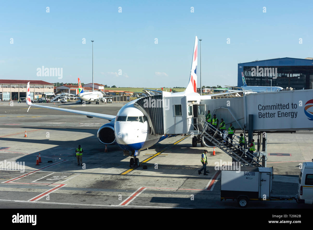 Comair Boeing (British Airways) 737-800 aircraft at O.R. Tambo ...