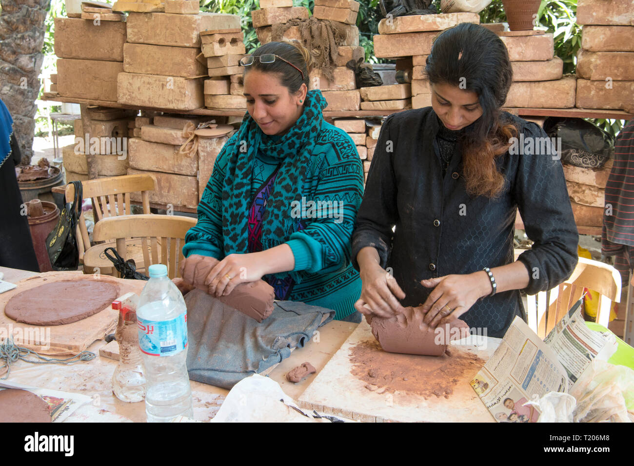 Egypt pottery hi-res stock photography and images - Alamy