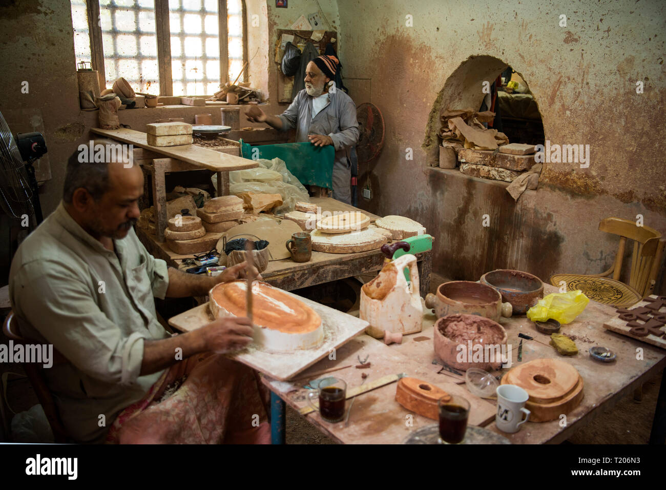 Ceramist hi-res stock photography and images - Alamy