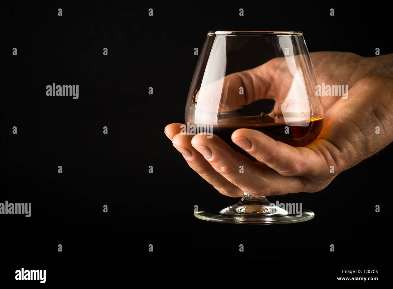 Hand table whisky hi-res stock photography and images - Alamy