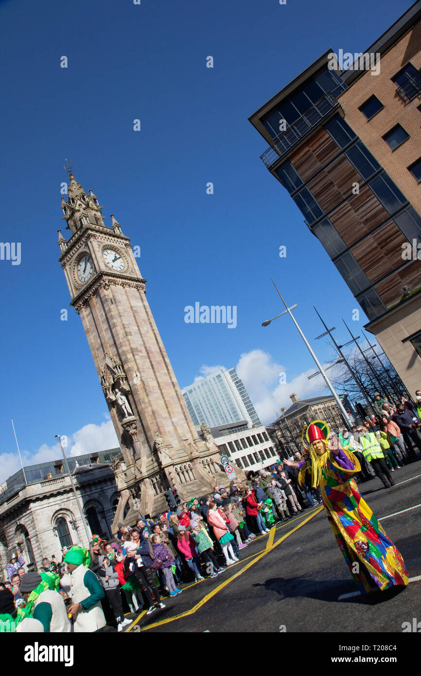 Ireland, North, Belfast, St Patricks Day parade passing the Albert ...