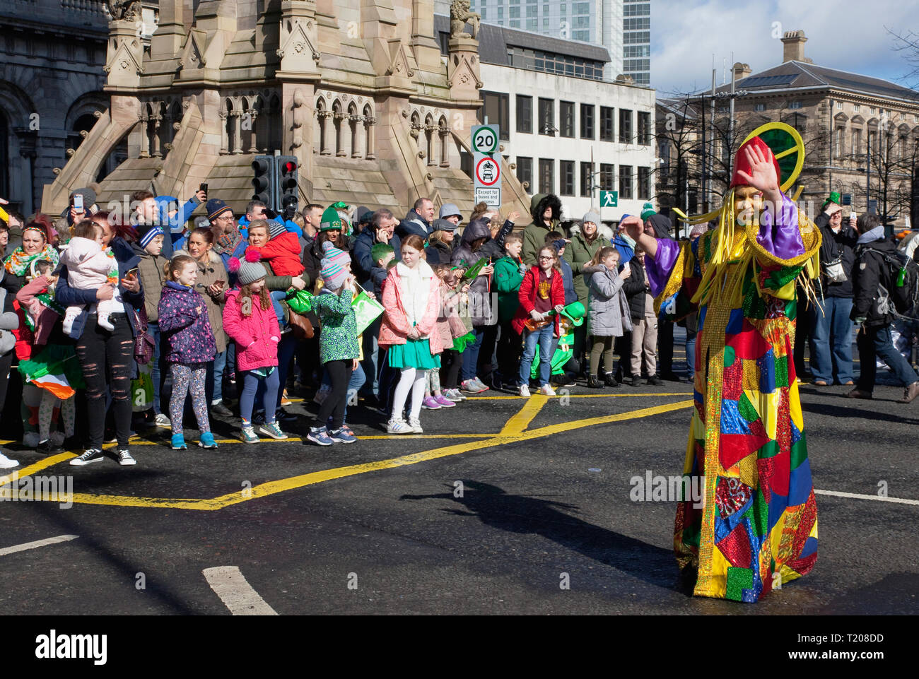Ireland, North, Belfast, St Patricks Day parade passing the Albert ...