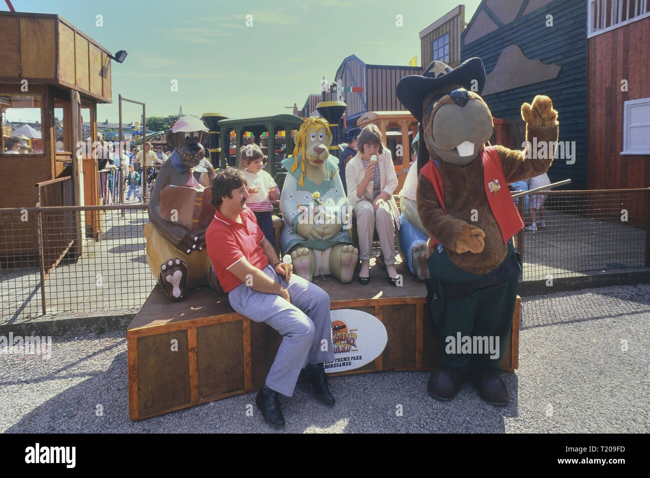 Frontier fred mascot hi-res stock photography and images - Alamy