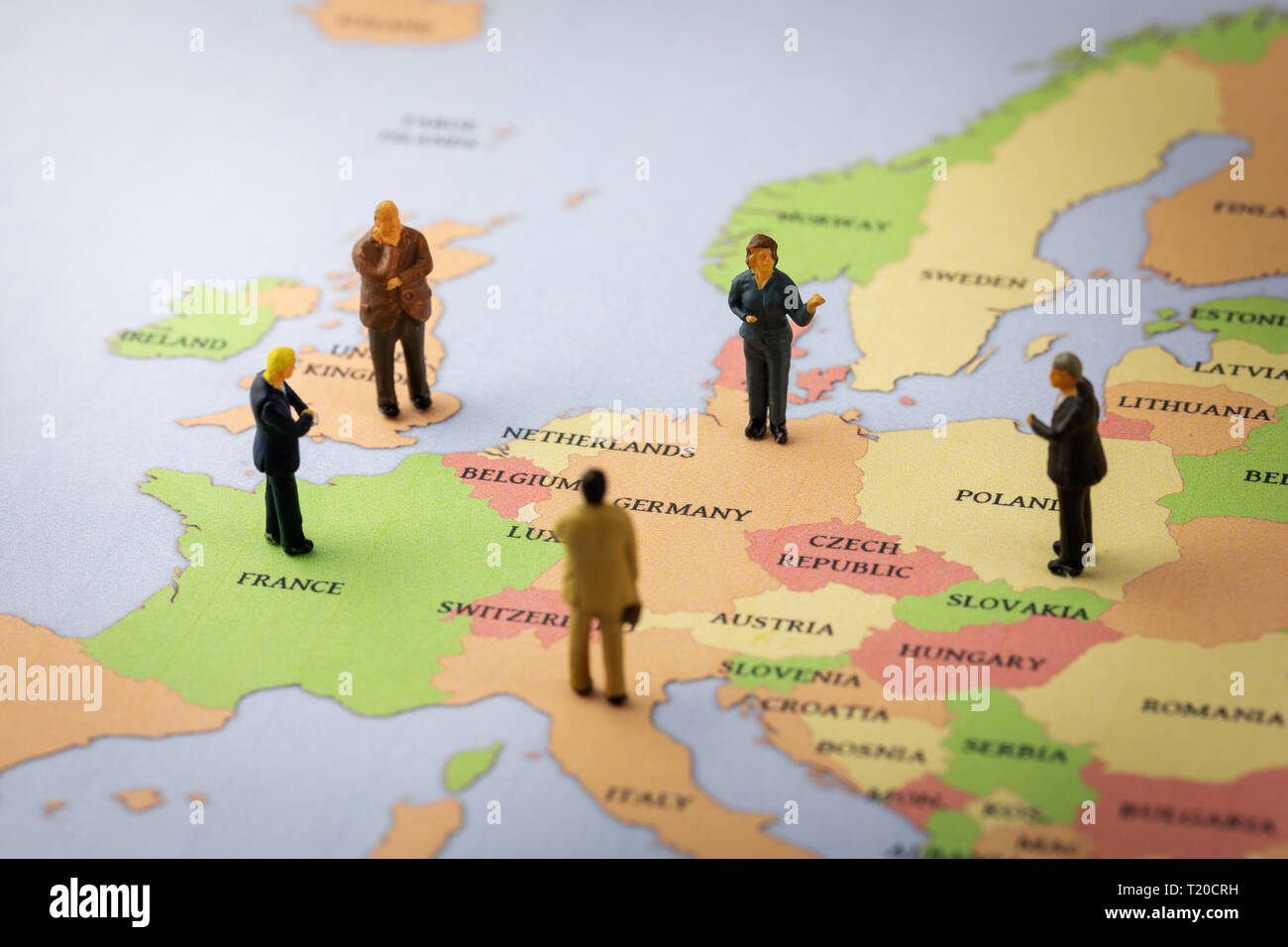 european state and government heads discussion and agreement concept ...