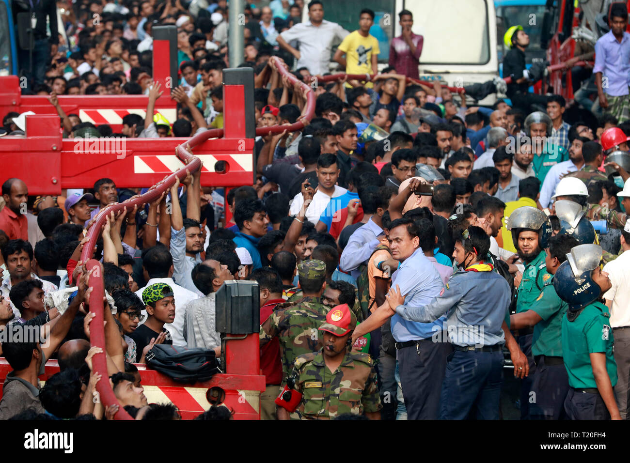 People trapped hi-res stock photography and images - Alamy