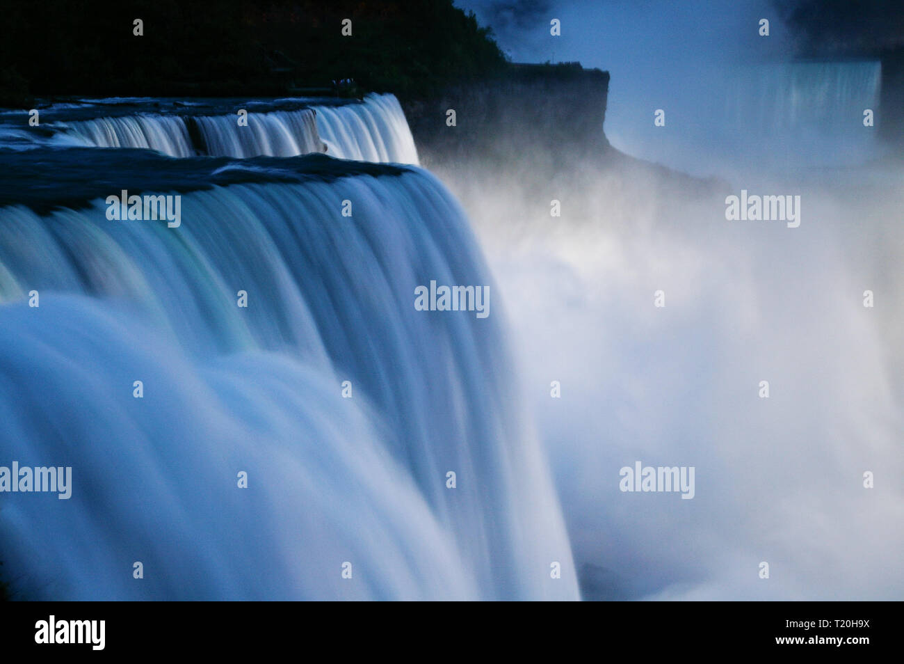 American falls and horseshoe falls hi-res stock photography and images ...