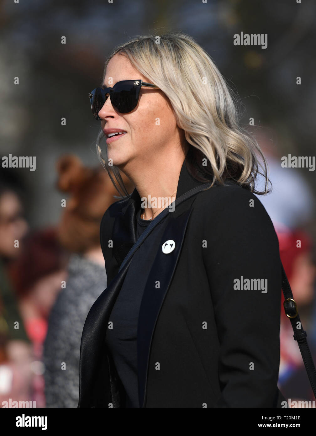 Nicole appleton arrives the funeral of keith flint in bocking hi-res ...
