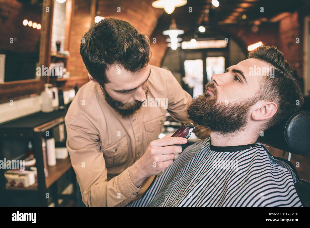 One chair barbershop hi-res stock photography and images - Alamy