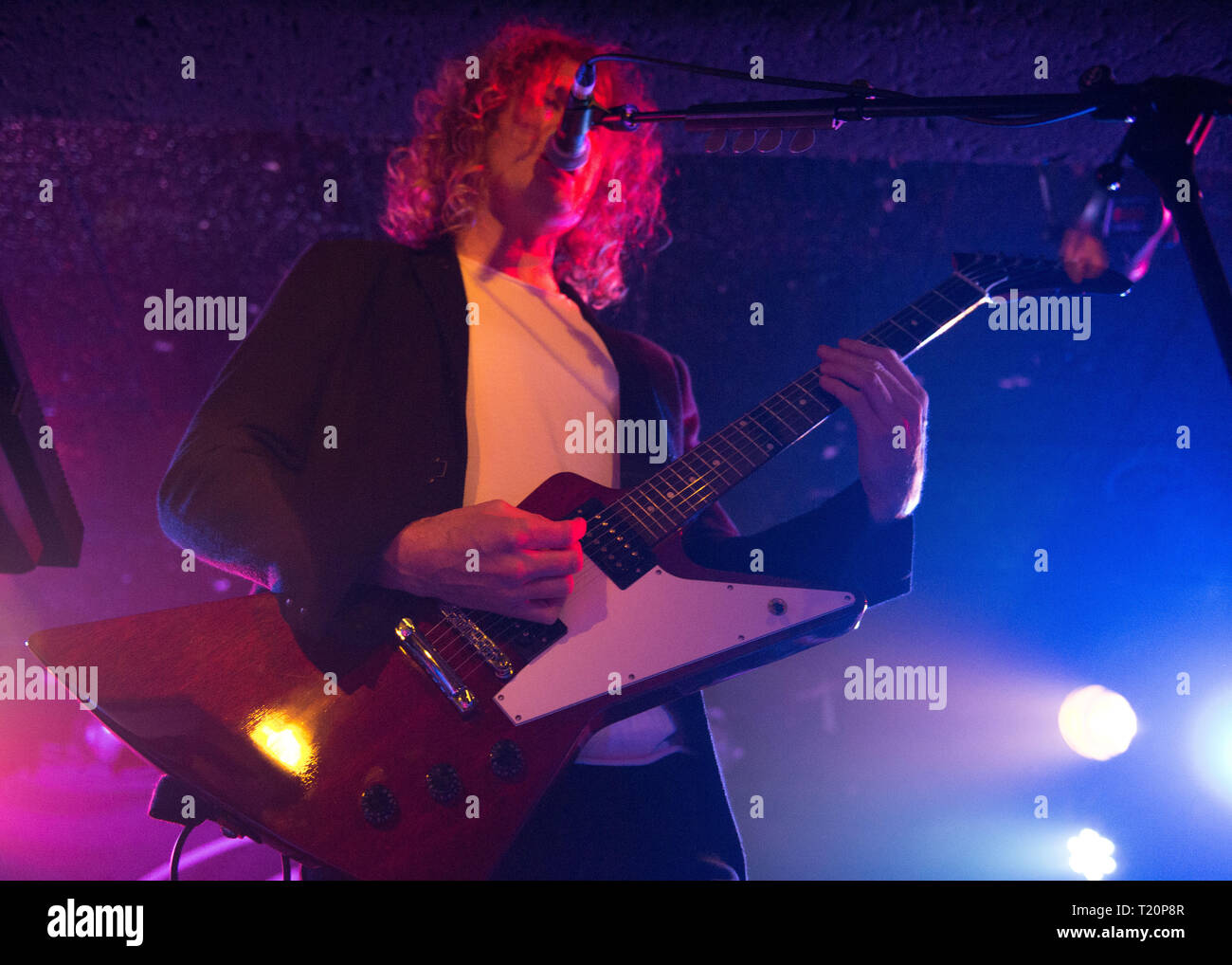 Killers Guitarist, Dave Keuning performing in Glasgow to a packed crowd ...