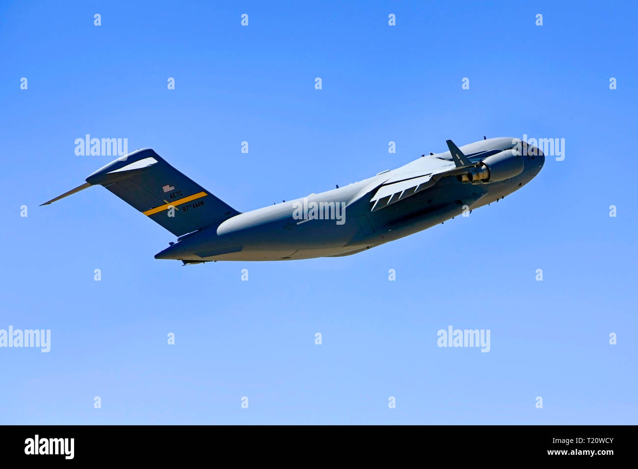 A USAF Lockheed C-17 Globemaster heavy cargo plane on display at Davis ...