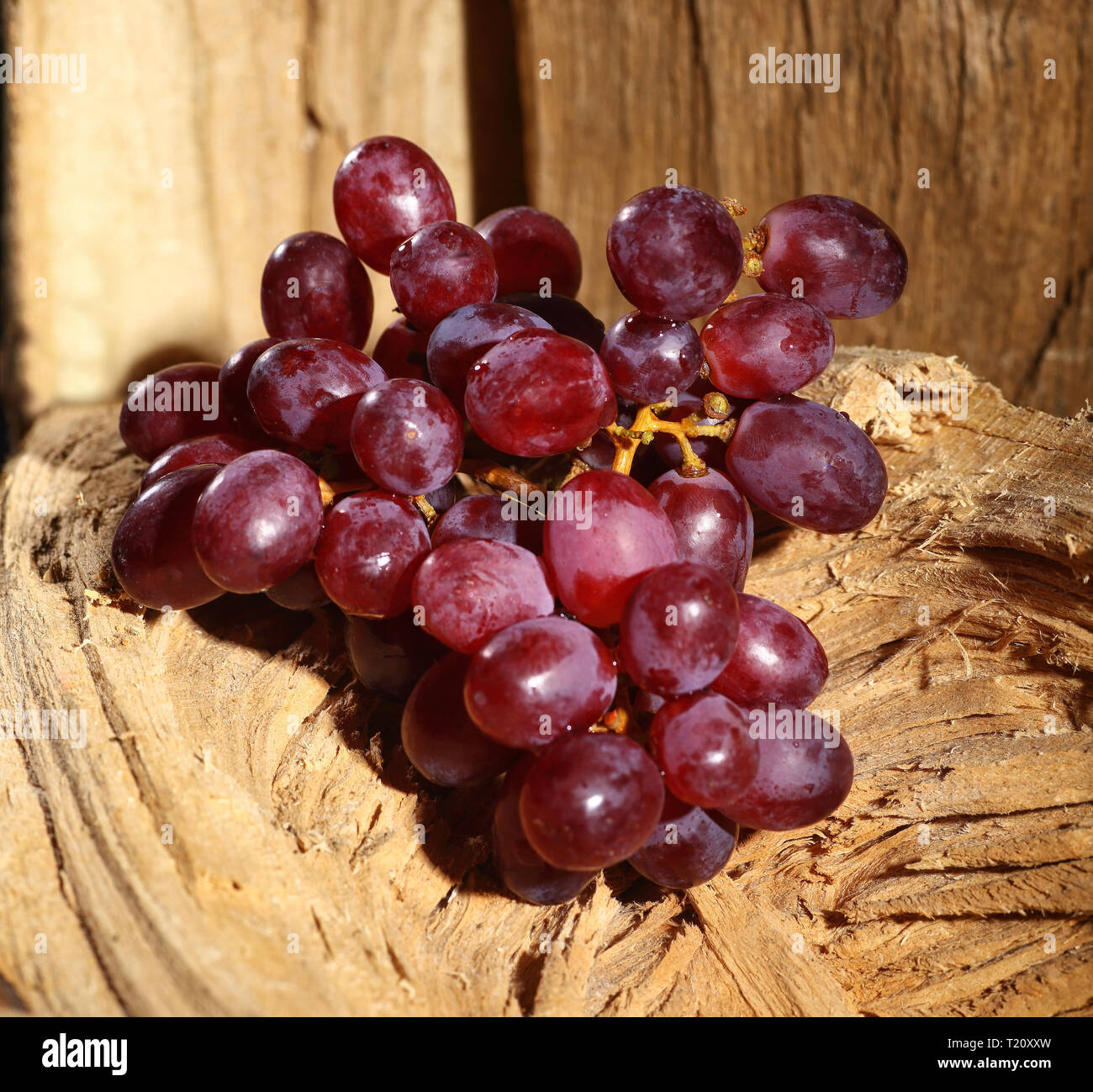 Grapes wallpaper hi-res stock photography and images - Alamy