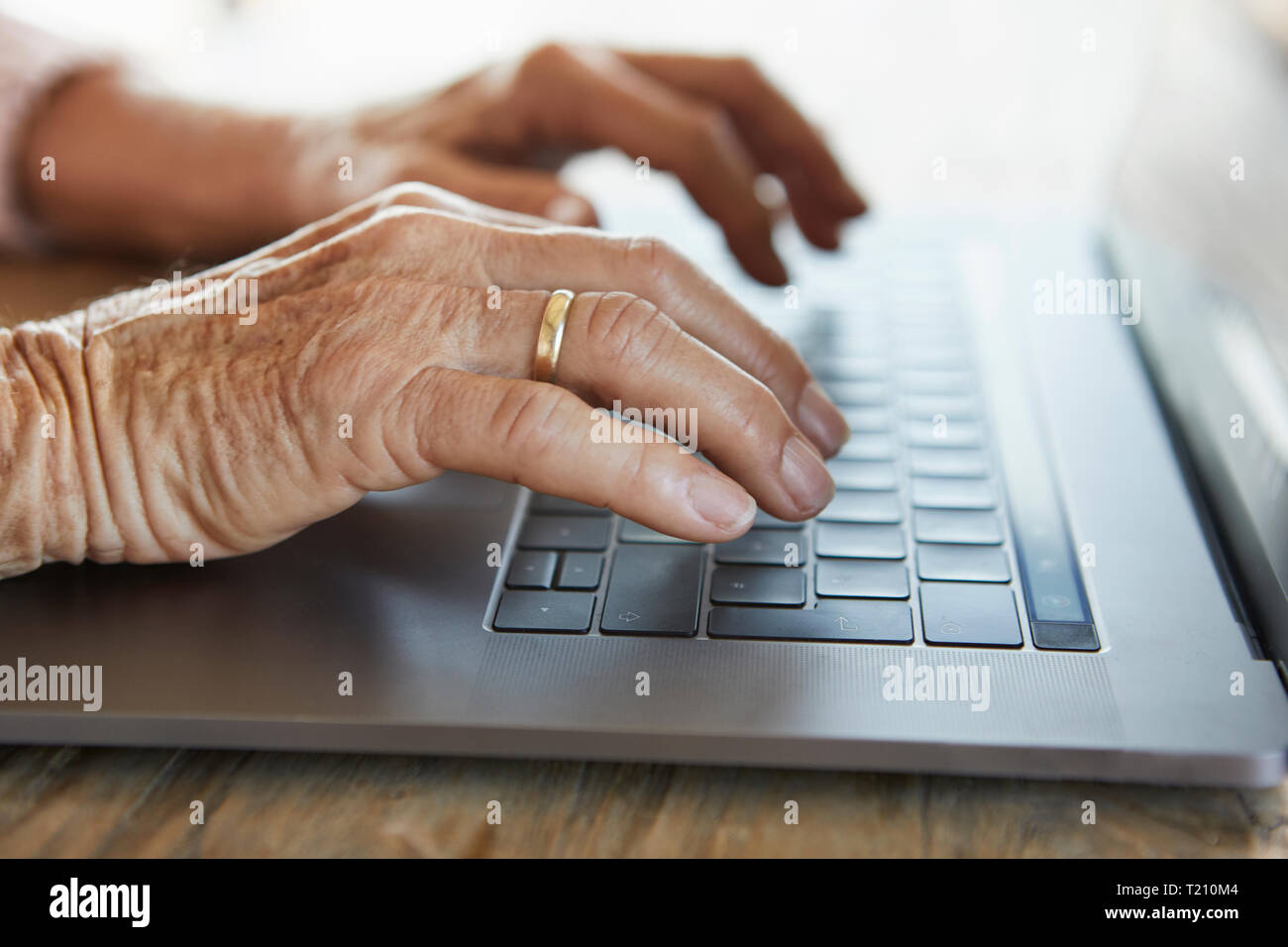 Woman typing hi-res stock photography and images - Alamy