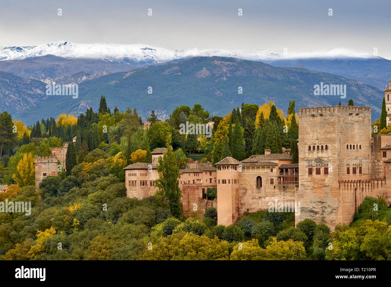 Sierra nevada mountains alhambra hi-res stock photography and images ...