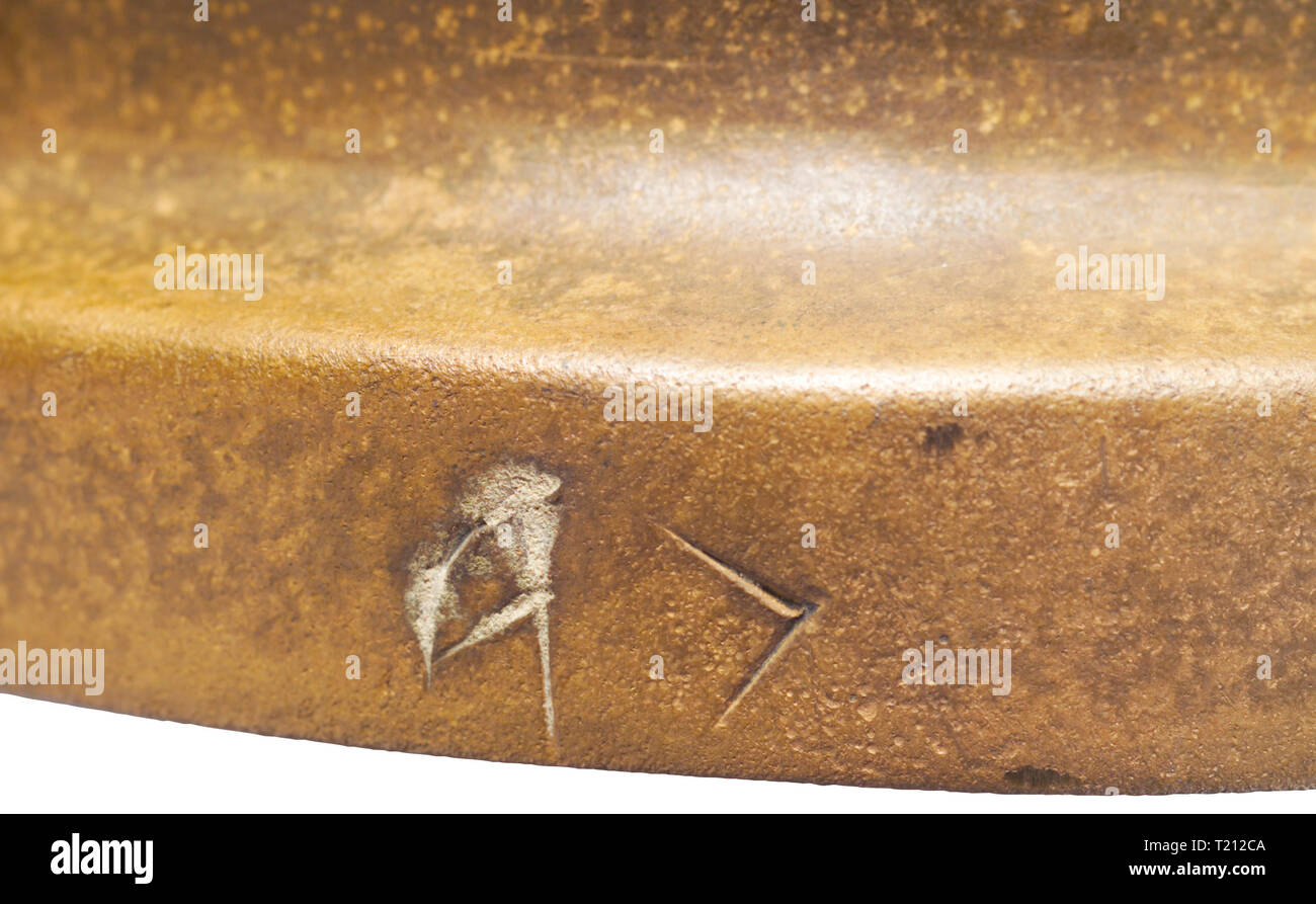 Body armour, helmets, Etruscan Negau helmet, vetulonic type, bronze ...