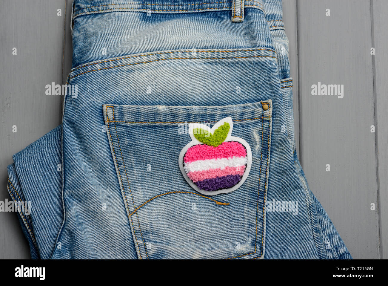 Jeans patch diy hi-res stock photography and images - Alamy