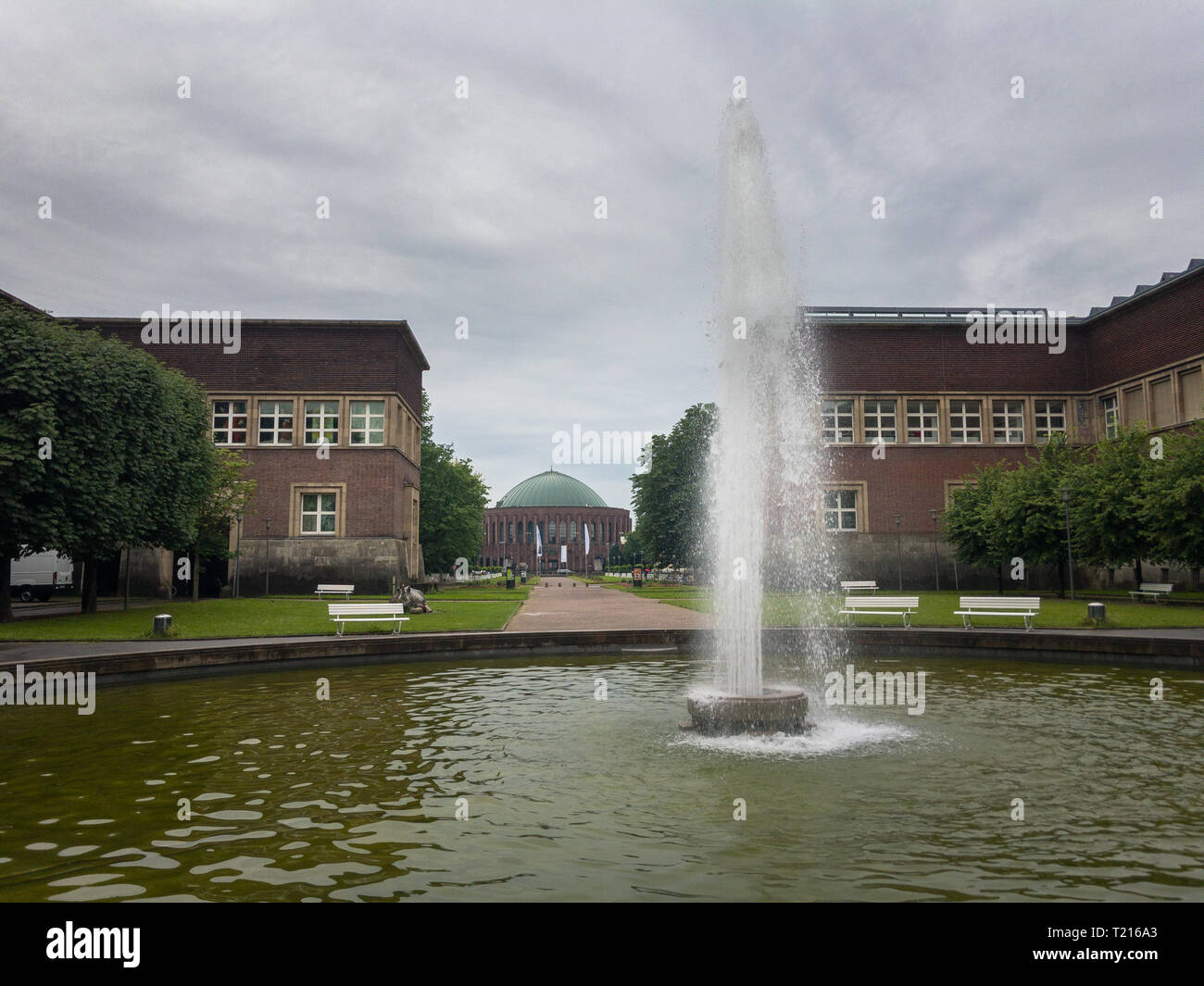 Ehrenhof hi-res stock photography and images - Alamy