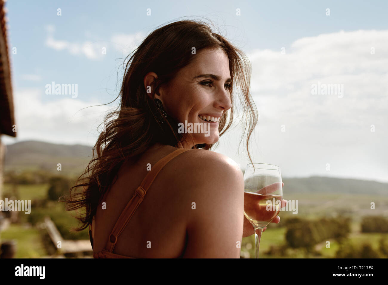 Wine glass side view hi-res stock photography and images - Alamy