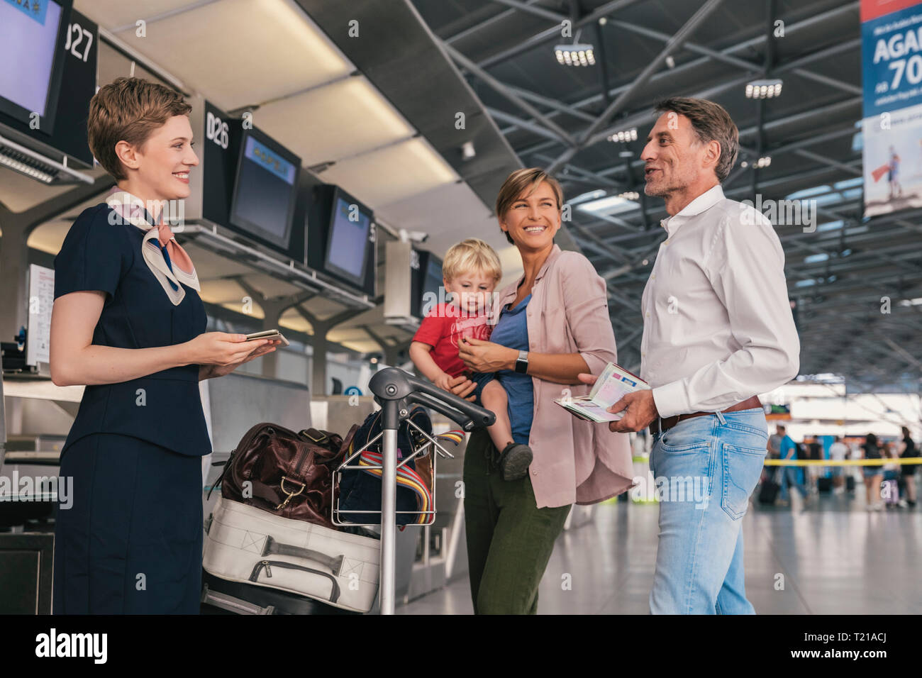 Airport check in hi-res stock photography and images - Alamy