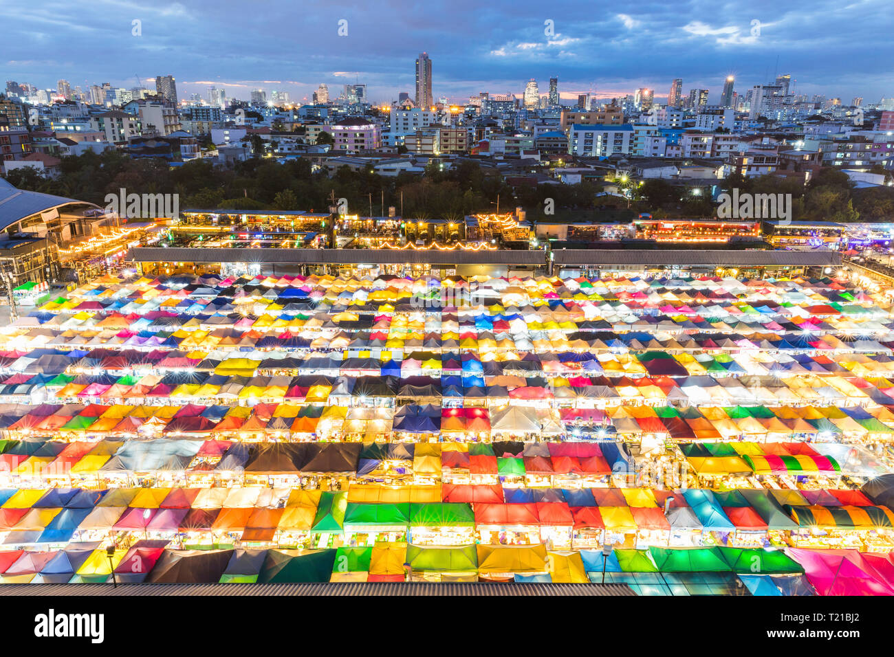 Thailand, Bangkok, Ratchada Rot Fai Night Market Stock Photo - Alamy
