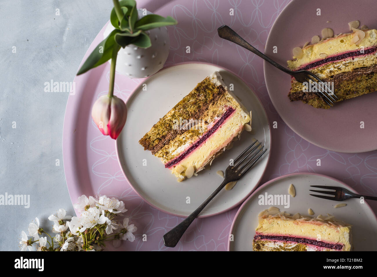 White mousse cake hi-res stock photography and images - Alamy