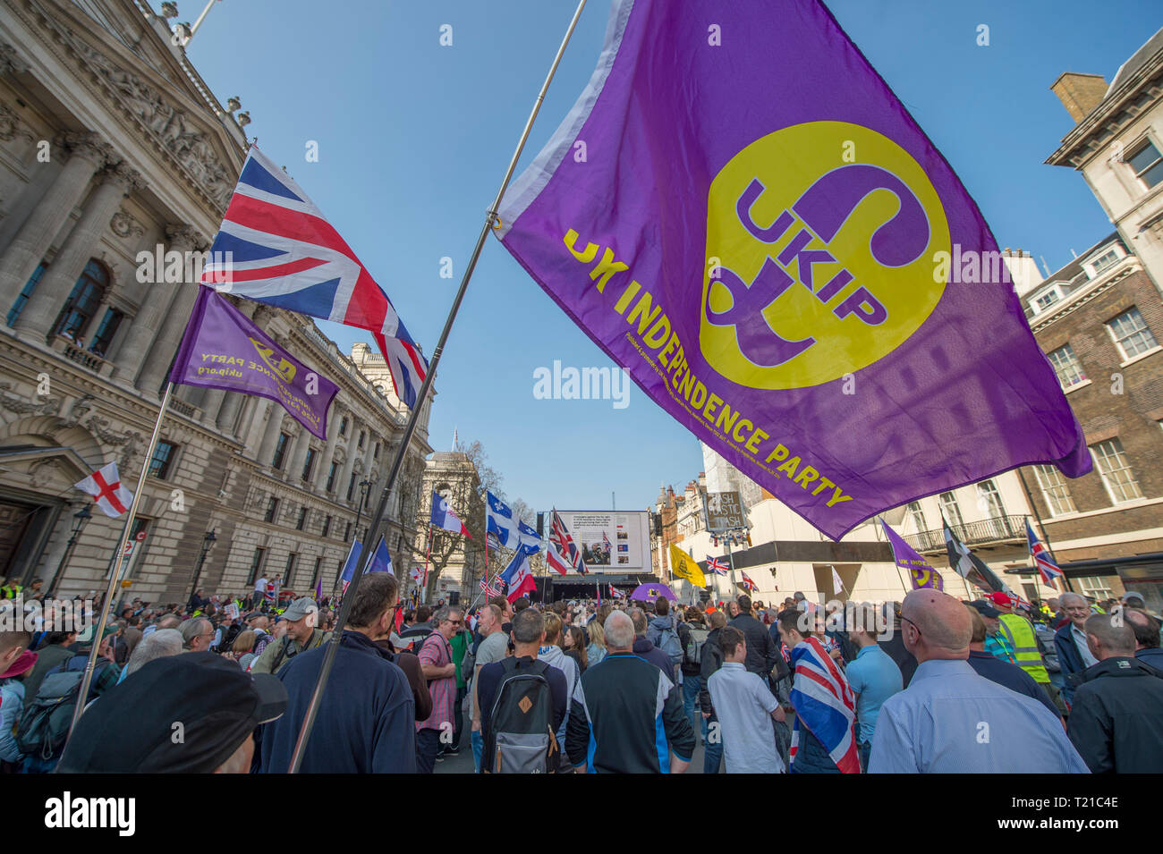 Ukip flags waving hi-res stock photography and images - Alamy