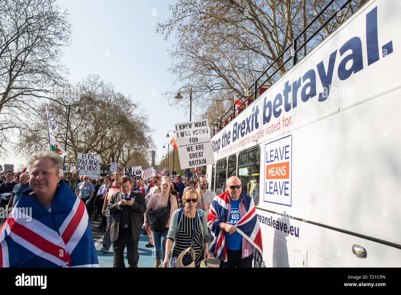 London, UK. 29th Mar, 2019. Pro-Brexit activists from Leave Means Leave ...