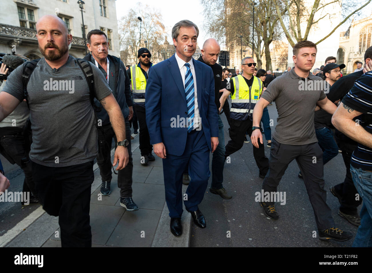 Leave means leave brexit 29 march 2019 hi-res stock photography and ...