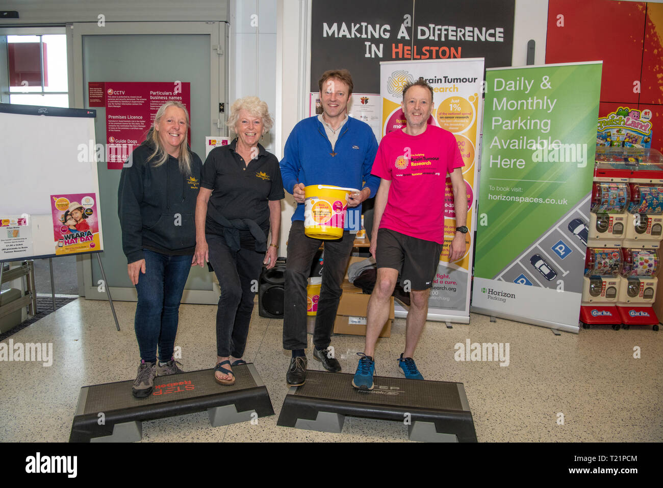 Derek thomas mp st ives where a hat daybrain tumour hi-res stock ...